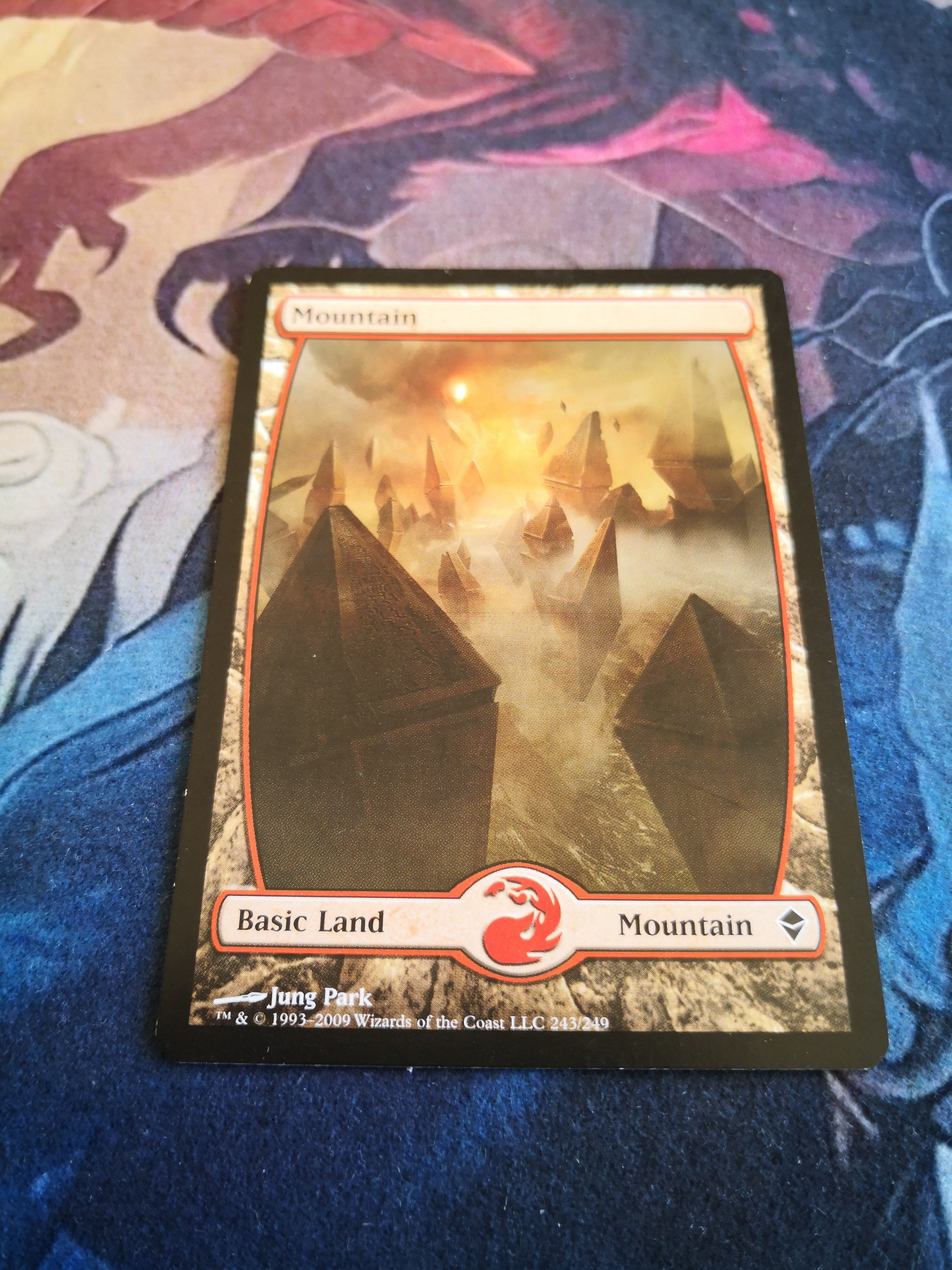 Mountain 243 borderless – Magic Red Dragon